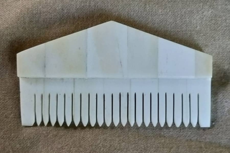 Bone Comb Triangle - Corps Sutler