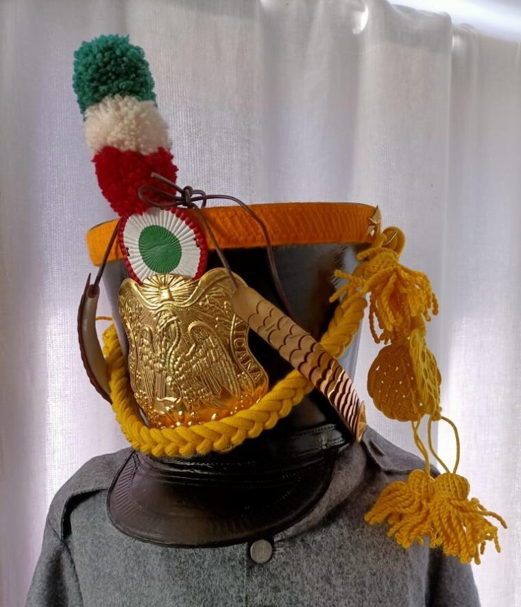 Mexican Infantry \ Artillery leather Shako complete - Corps Sutler