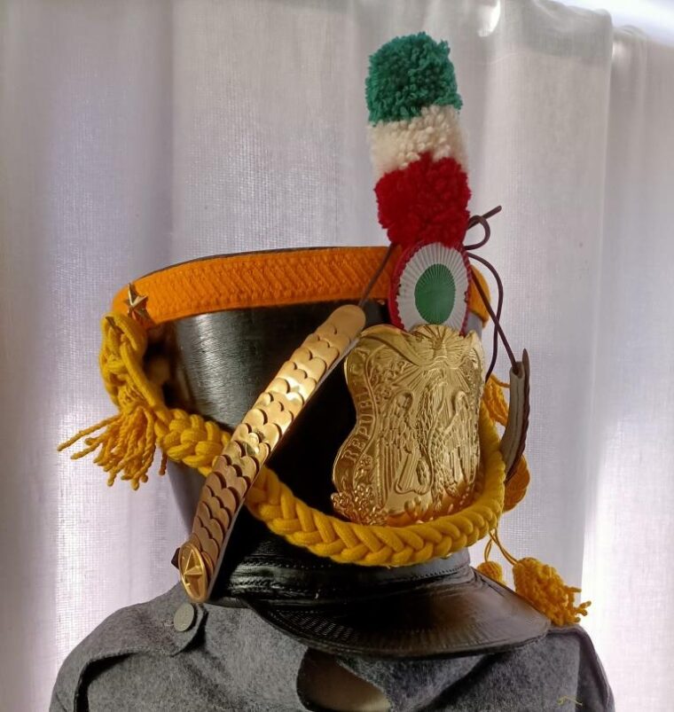 Mexican Infantry \ Artillery leather Shako complete - Corps Sutler